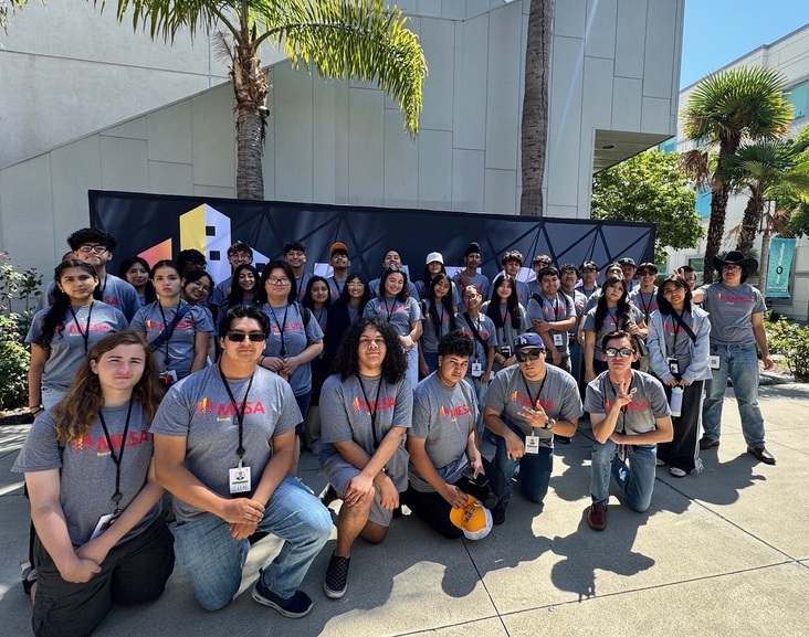 High School Students Design and Build VEX Robots at UCI MESA Camp ...